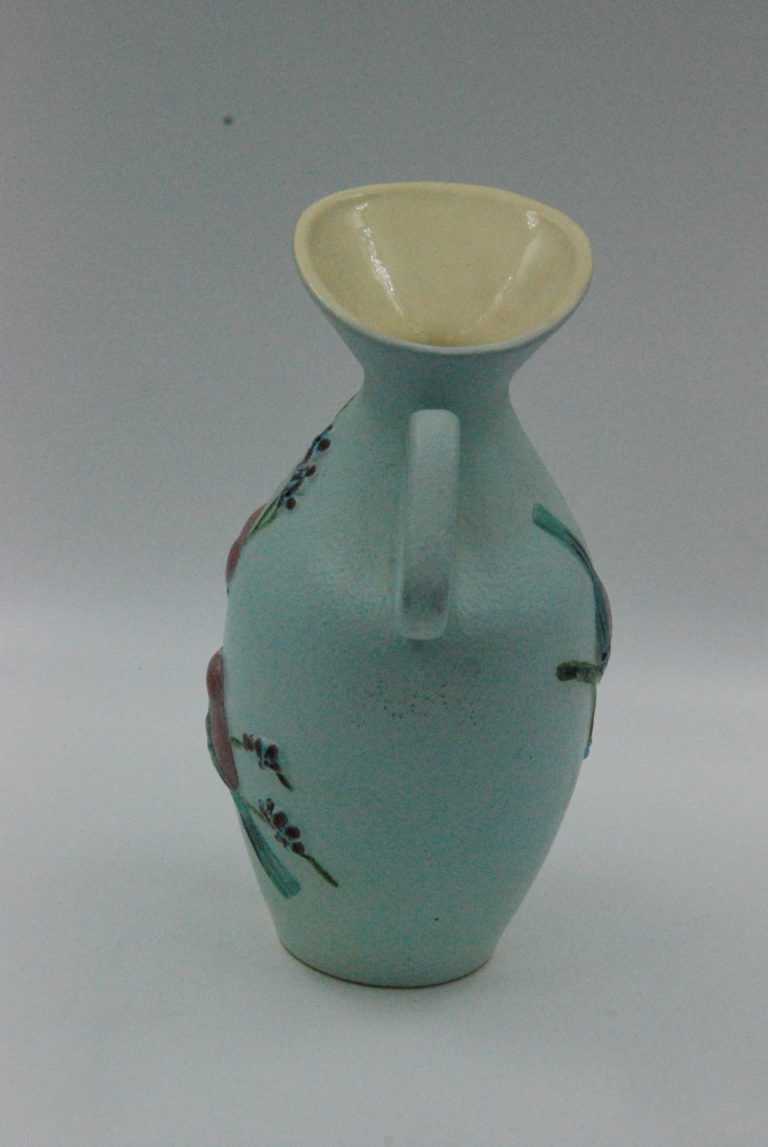 Hull Pitcher – Sweetwater Antiques