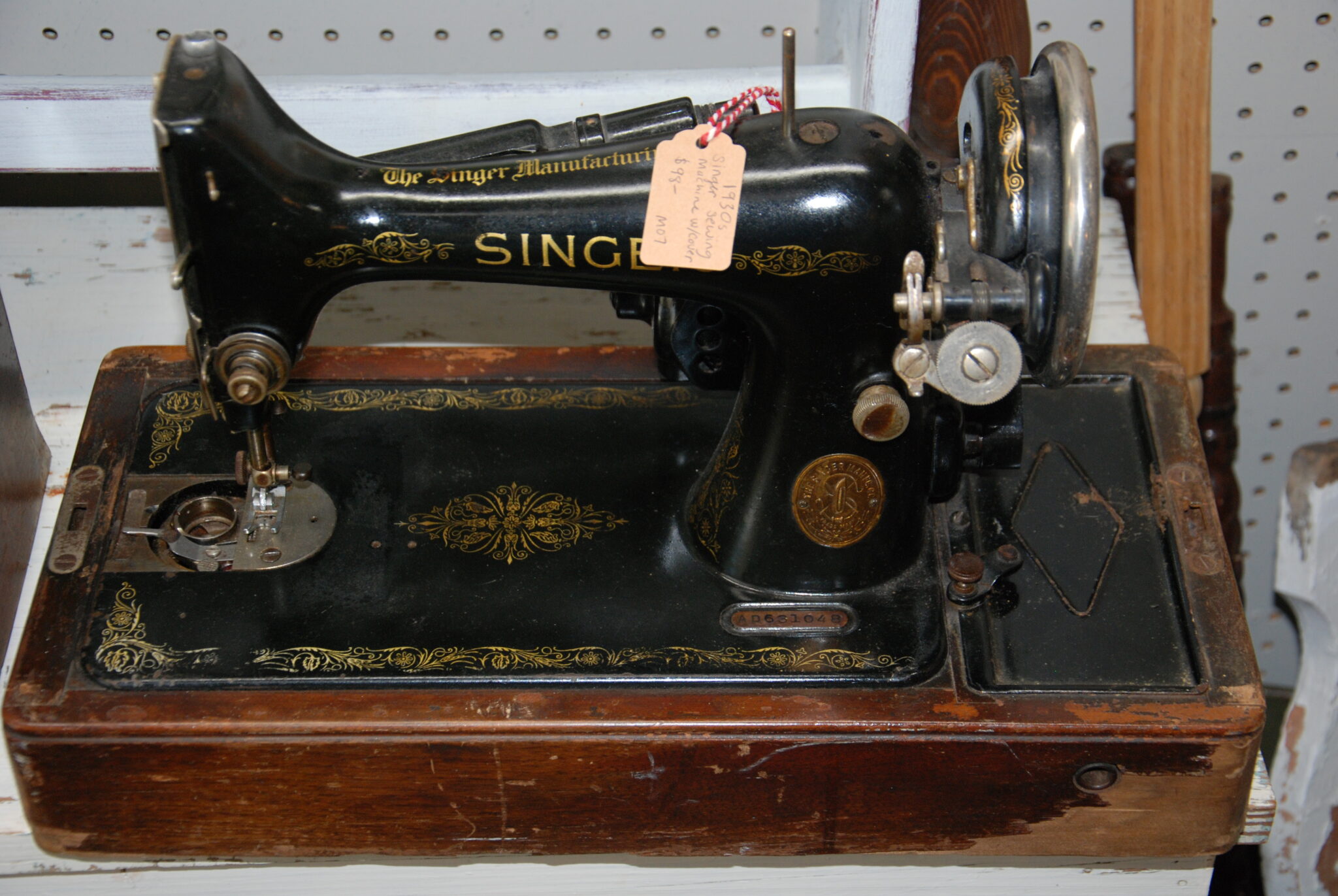1930s Singer Sewing Machine w/ Cover – Sweetwater Antiques